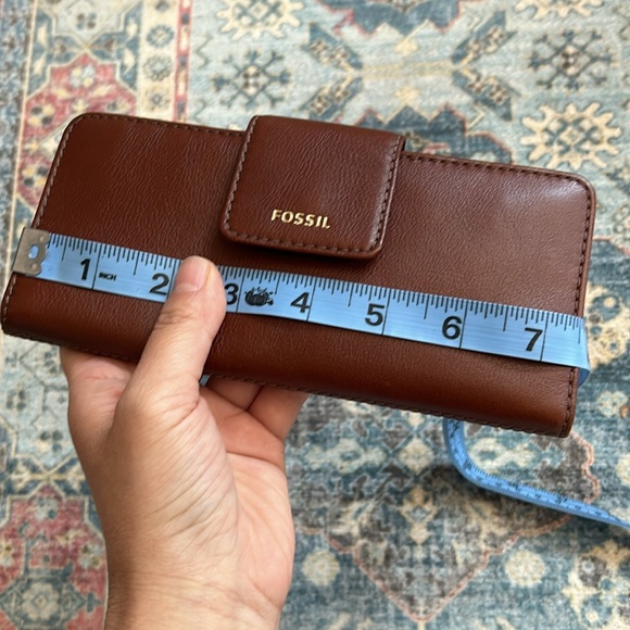 Fossil | Bags | New Fossil Madison Clutch Medium Brown Leather Wallet ...